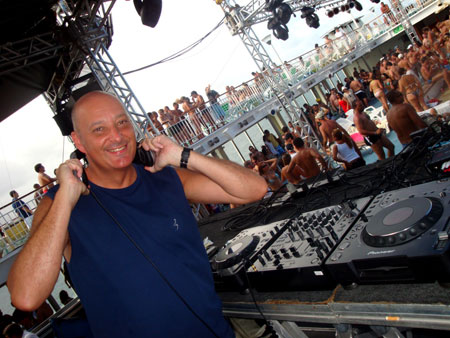 BH recebe pela primeira vez DJ Vadão, um dos ícones do flash house no ...